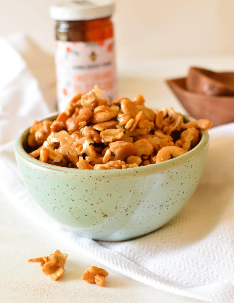Honey Roasted Cashews - caramel and cashews Honey Roasted Cashews - caramel and cashews