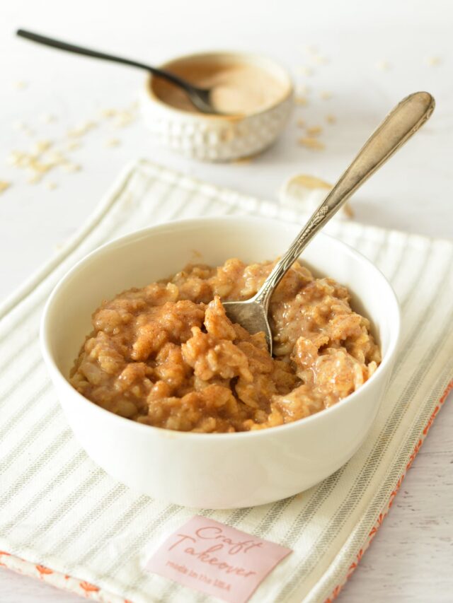 Brown Sugar Cinnamon Oatmeal - caramel and cashews