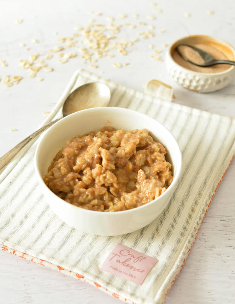 Cinnamon Spice Oatmeal - caramel and cashews