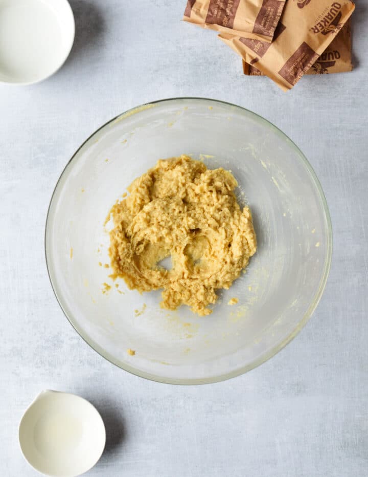 Instant Oatmeal Cookies - caramel and cashews