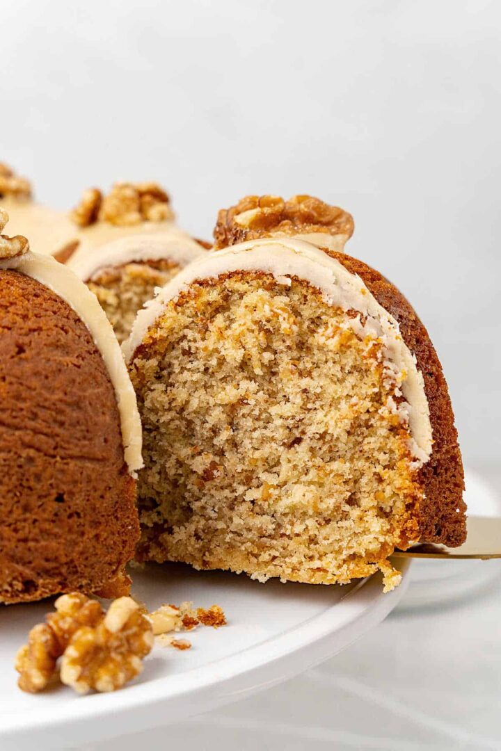 17 Maple Desserts That Taste Just Like Autumn - caramel and cashews